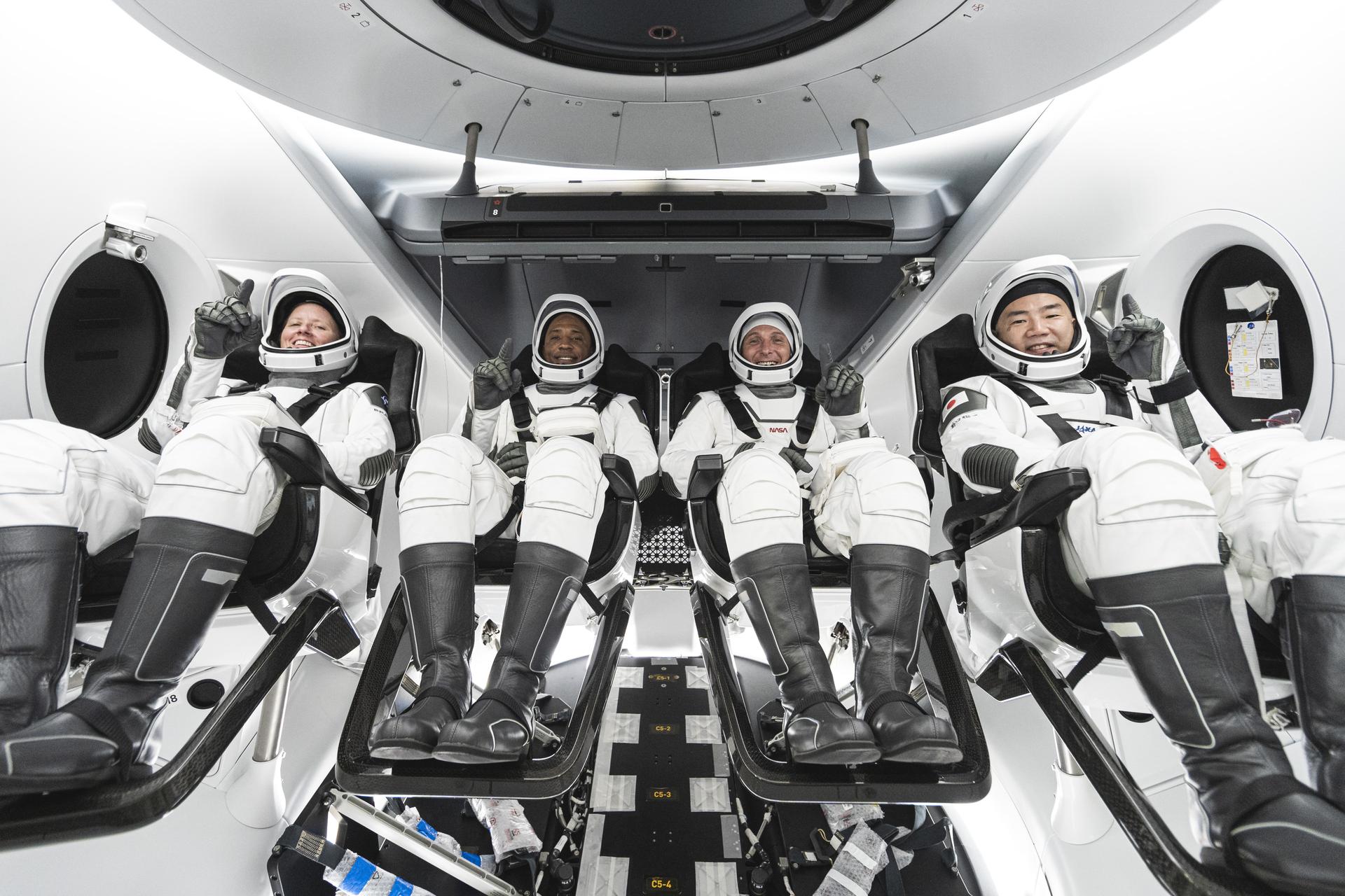 Why do we need spacesuits? - SpaceAgency